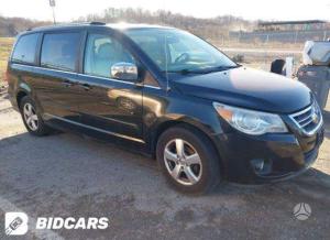 Melns Volkswagen Routan 2009 Panevēža, ar dzinēja tilpumu 4.00 L un nobraukumu 185 tūkst. km par 2600 €, foto  vietnē AUTOMOTO.COM.LV