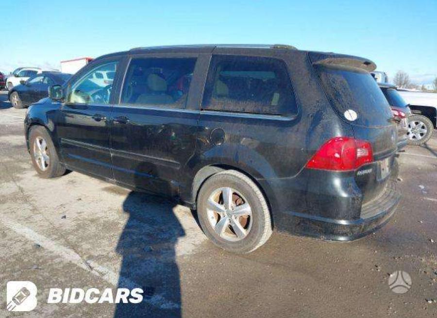 Melns Volkswagen Routan 2009 Panevēža, ar dzinēja tilpumu 4.00 L un nobraukumu 185 tūkst. km par 2600 €, foto 4 vietnē AUTOMOTO.COM.LV