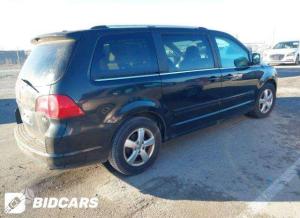 Melns Volkswagen Routan 2009 Panevēža, ar dzinēja tilpumu 4.00 L un nobraukumu 185 tūkst. km par 2600 €, foto 5 vietnē AUTOMOTO.COM.LV