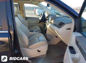 Melns Volkswagen Routan 2009 Panevēža, ar dzinēja tilpumu 4.00 L un nobraukumu 185 tūkst. km par 2600 €, foto 6 vietnē AUTOMOTO.COM.LV