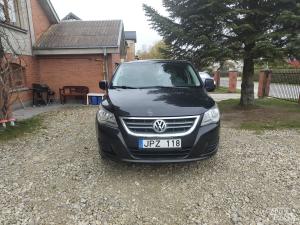 Melns Volkswagen Routan 2010 Šauļi, ar dzinēja tilpumu 3.80 L un nobraukumu 227 tūkst. km par 3700 €, foto 2 vietnē AUTOMOTO.COM.LV