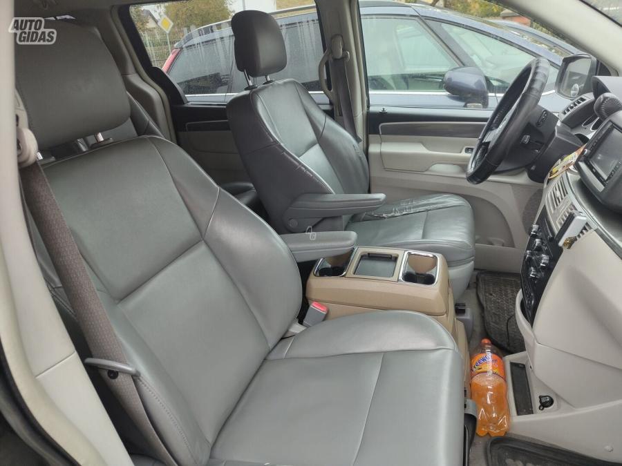 Melns Volkswagen Routan 2010 Šauļi, ar dzinēja tilpumu 3.80 L un nobraukumu 227 tūkst. km par 3700 €, foto 16 vietnē AUTOMOTO.COM.LV