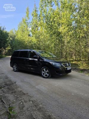 Melns Volkswagen Routan 2010 Panevēža, ar dzinēja tilpumu 3.80 L un nobraukumu 162 tūkst. km par 4999 €, foto 9 vietnē AUTOMOTO.COM.LV