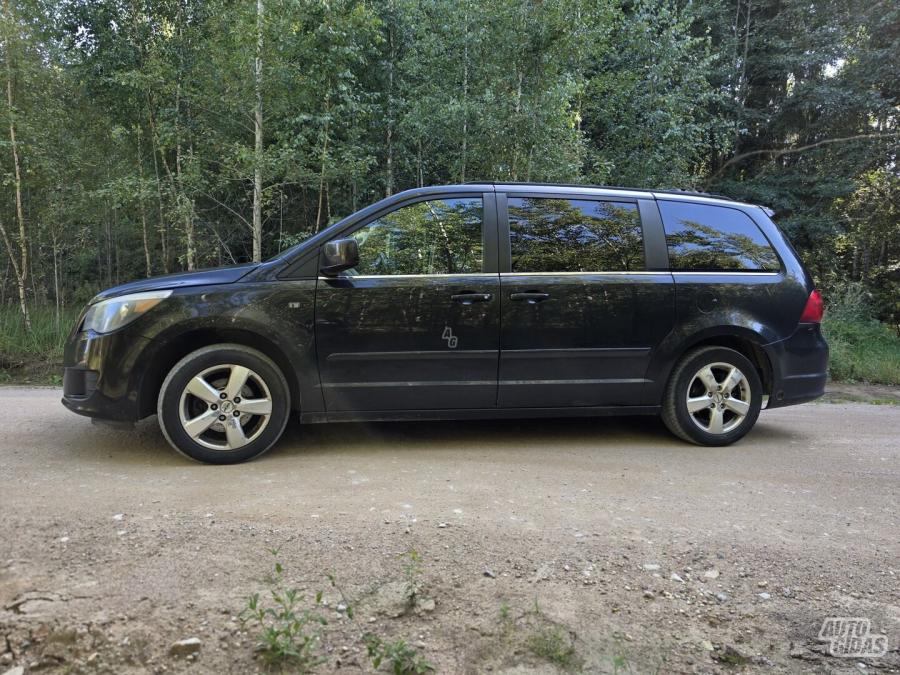 Melns Volkswagen Routan 2010 Panevēža, ar dzinēja tilpumu 3.80 L un nobraukumu 162 tūkst. km par 4999 €, foto 11 vietnē AUTOMOTO.COM.LV