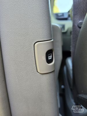 Melns Volkswagen Routan 2010 Panevēža, ar dzinēja tilpumu 3.80 L un nobraukumu 162 tūkst. km par 4999 €, foto 23 vietnē AUTOMOTO.COM.LV