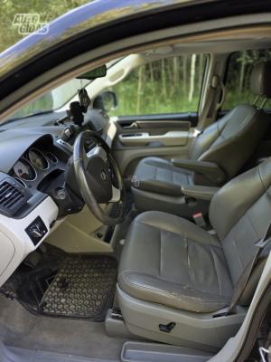 Melns Volkswagen Routan 2010 Panevēža, ar dzinēja tilpumu 3.80 L un nobraukumu 162 tūkst. km par 4999 €, foto 25 vietnē AUTOMOTO.COM.LV