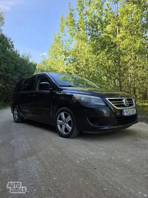 Melns Volkswagen Routan 2010 Panevēža, ar dzinēja tilpumu 3.80 L un nobraukumu 162 tūkst. km par 4800 €, foto  vietnē AUTOMOTO.COM.LV