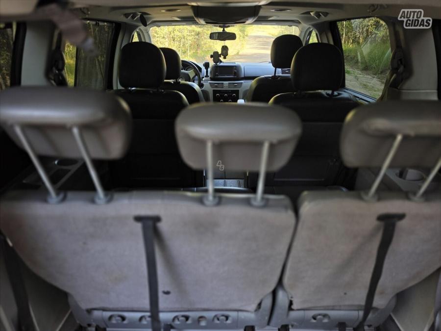Black Volkswagen Routan 2010 in Panevezys, with an engine capacity of 3.80 L and mileage of 162 thousand km for 4800 €, photo 20 on AUTOMOTO.COM.LV
