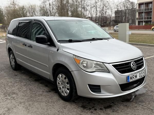 Pelēks Volkswagen Routan 2011 Viļņa, ar dzinēja tilpumu 3.80 L un nobraukumu 240 tūkst. km par 3250 €, foto 2 vietnē AUTOMOTO.COM.LV