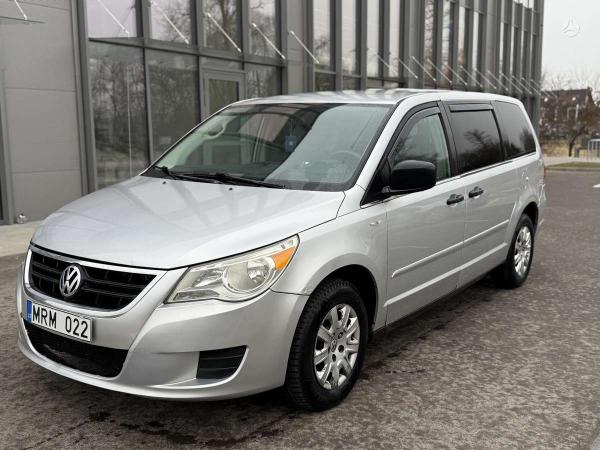Volkswagen Routan 2011 Viļņa, ar dzinēja tilpumu 3.78 L un nobraukumu 240 tūkst. km par 3500 €, foto 1 vietnē AUTOMOTO.COM.LV