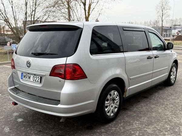 Volkswagen Routan 2011 Viļņa, ar dzinēja tilpumu 3.78 L un nobraukumu 240 tūkst. km par 3500 €, foto 4 vietnē AUTOMOTO.COM.LV