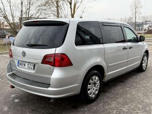 Volkswagen Routan 2011 in Vilnius, with an engine capacity of 3.78 L and mileage of 240 thousand km for 3500 €, photo 5 on AUTOMOTO.COM.LV