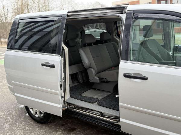Volkswagen Routan 2011 Viļņa, ar dzinēja tilpumu 3.78 L un nobraukumu 240 tūkst. km par 3500 €, foto 9 vietnē AUTOMOTO.COM.LV