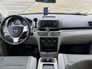 Volkswagen Routan 2011 in Vilnius, with an engine capacity of 3.78 L and mileage of 240 thousand km for 3500 €, photo 12 on AUTOMOTO.COM.LV