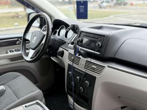 Volkswagen Routan 2011 in Vilnius, with an engine capacity of 3.78 L and mileage of 240 thousand km for 3500 €, photo 14 on AUTOMOTO.COM.LV
