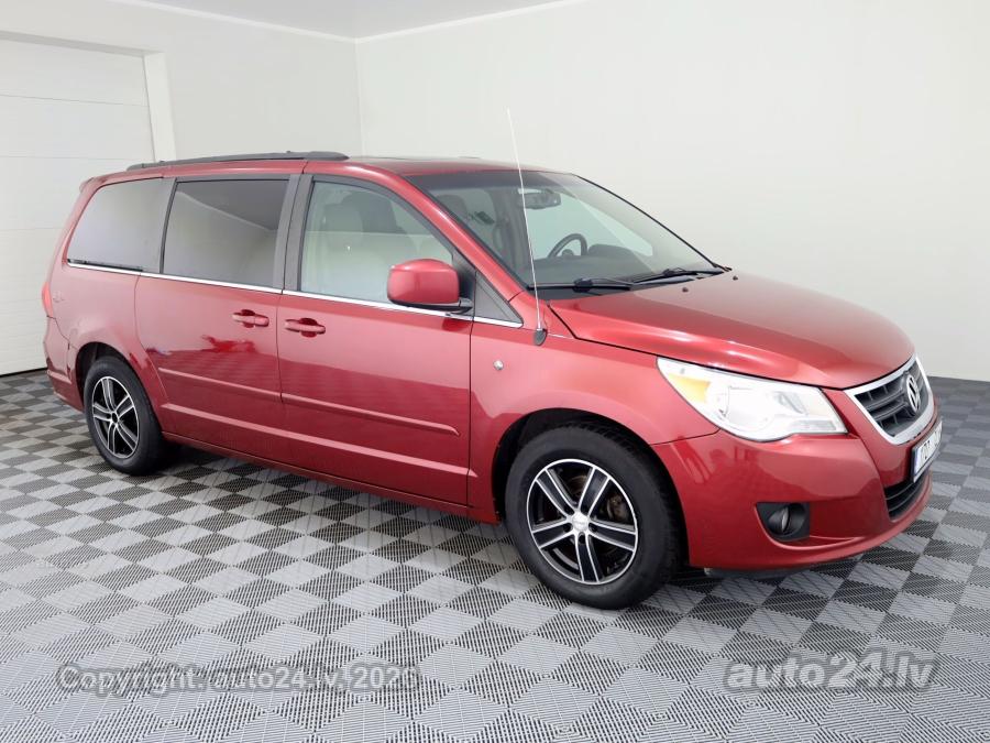 Red Volkswagen Routan 2011 in Tallinn, with an engine capacity of 3.60 L and mileage of 133 thousand km for 2699 €, photo 1 on AUTOMOTO.COM.LV