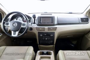 Red Volkswagen Routan 2011 in Tallinn, with an engine capacity of 3.60 L and mileage of 133 thousand km for 2699 €, photo 6 on AUTOMOTO.COM.LV