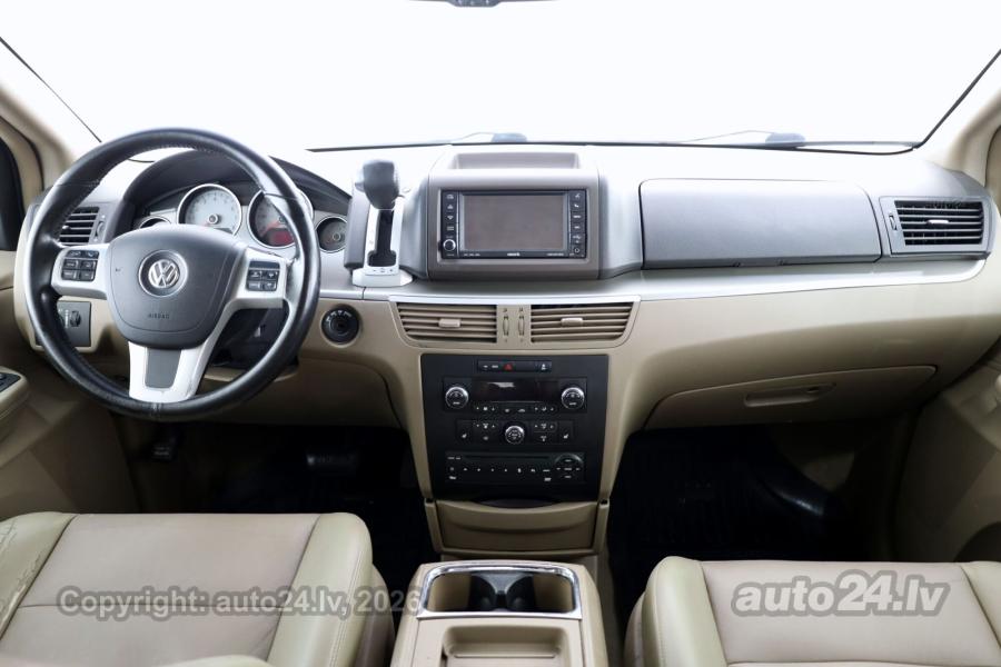 Red Volkswagen Routan 2011 in Tallinn, with an engine capacity of 3.60 L and mileage of 133 thousand km for 2699 €, photo 6 on AUTOMOTO.COM.LV