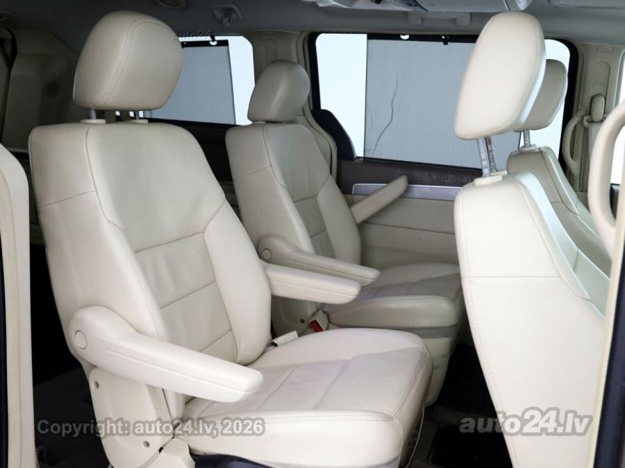 Volkswagen Routan 2009 Tallina, ar dzinēja tilpumu 4.00 L un nobraukumu 133 tūkst. km par 2999 €, foto 7 vietnē AUTOMOTO.COM.LV