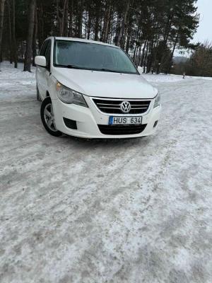 White Volkswagen Routan 2011 in Kaunas, with an engine capacity of 3.60 L and mileage of 180 thousand km for 4700 €, photo 2 on AUTOMOTO.COM.LV
