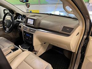 Dzeltens Volkswagen Routan 2009 Viļņa, ar dzinēja tilpumu 4.00 L un nobraukumu 198 tūkst. km par 4900 €, foto 17 vietnē AUTOMOTO.COM.LV