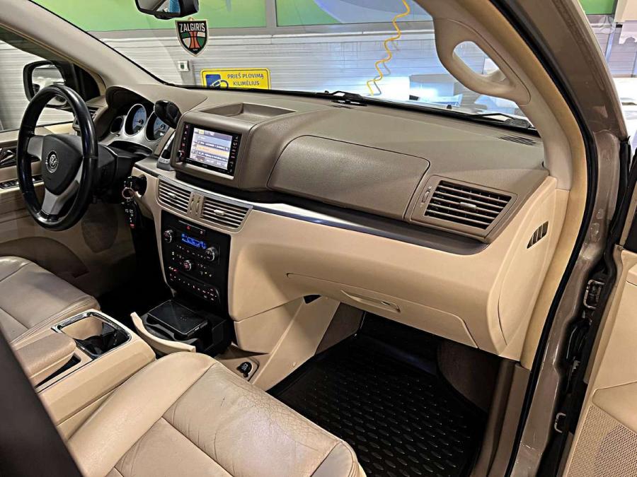 Dzeltens Volkswagen Routan 2009 Viļņa, ar dzinēja tilpumu 4.00 L un nobraukumu 198 tūkst. km par 4900 €, foto 17 vietnē AUTOMOTO.COM.LV