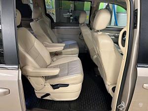 Dzeltens Volkswagen Routan 2009 Viļņa, ar dzinēja tilpumu 4.00 L un nobraukumu 198 tūkst. km par 4900 €, foto 21 vietnē AUTOMOTO.COM.LV
