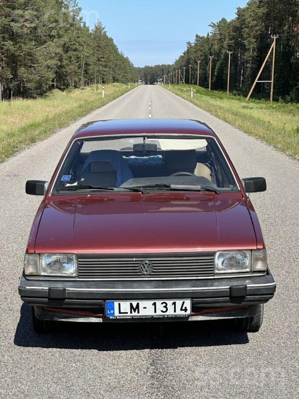 Sarkans Volkswagen Santana 1983 Rīga, ar dzinēja tilpumu 2.10 L un nobraukumu 230 tūkst. km par 2250 €, foto 1 vietnē AUTOMOTO.COM.LV