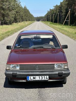 Sarkans Volkswagen Santana 1983 Rīga, ar dzinēja tilpumu 2.10 L un nobraukumu 230 tūkst. km par 2250 €, foto  vietnē AUTOMOTO.COM.LV