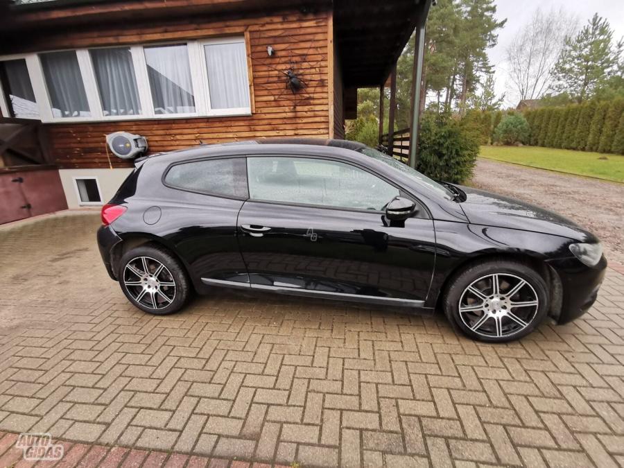 Melns Volkswagen Scirocco 2009 Kauņa, ar dzinēja tilpumu 1.40 L un nobraukumu 233 tūkst. km par 3800 €, foto 4 vietnē AUTOMOTO.COM.LV