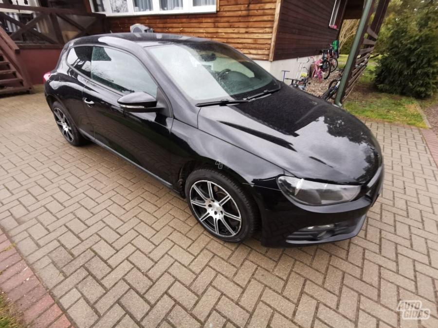 Melns Volkswagen Scirocco 2009 Kauņa, ar dzinēja tilpumu 1.40 L un nobraukumu 233 tūkst. km par 3800 €, foto 5 vietnē AUTOMOTO.COM.LV