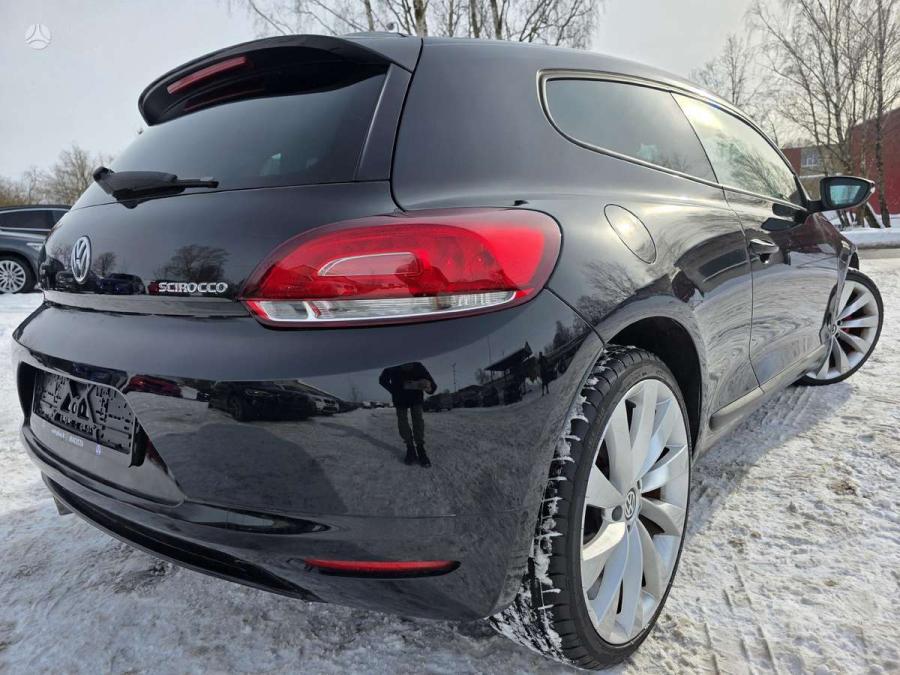 Melns Volkswagen Scirocco 2009 Telšiai, ar dzinēja tilpumu 1.39 L un nobraukumu 274 tūkst. km par 4700 €, foto 15 vietnē AUTOMOTO.COM.LV