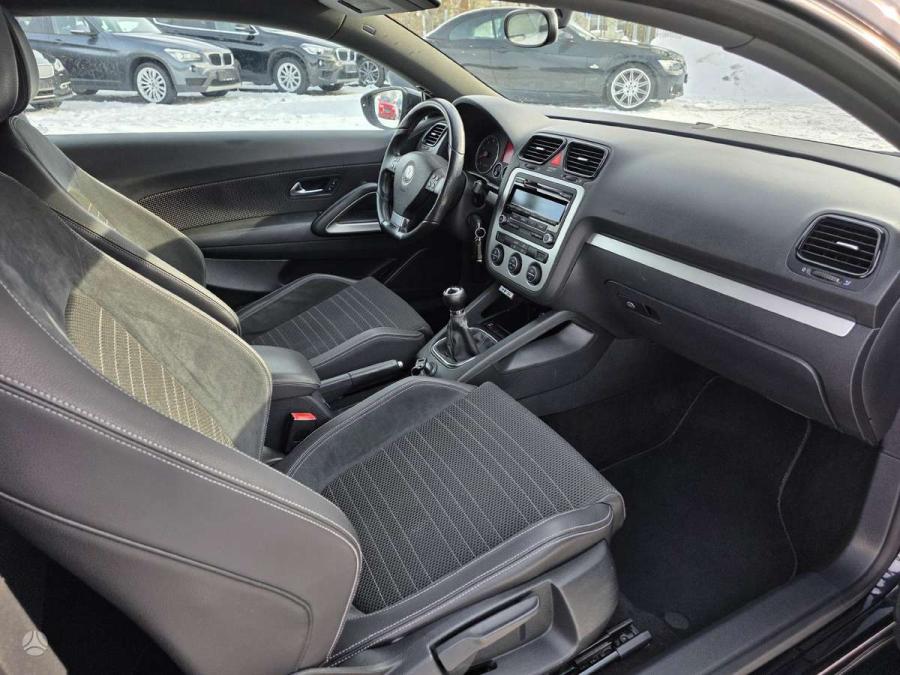 Melns Volkswagen Scirocco 2009 Telšiai, ar dzinēja tilpumu 1.39 L un nobraukumu 274 tūkst. km par 4700 €, foto 19 vietnē AUTOMOTO.COM.LV