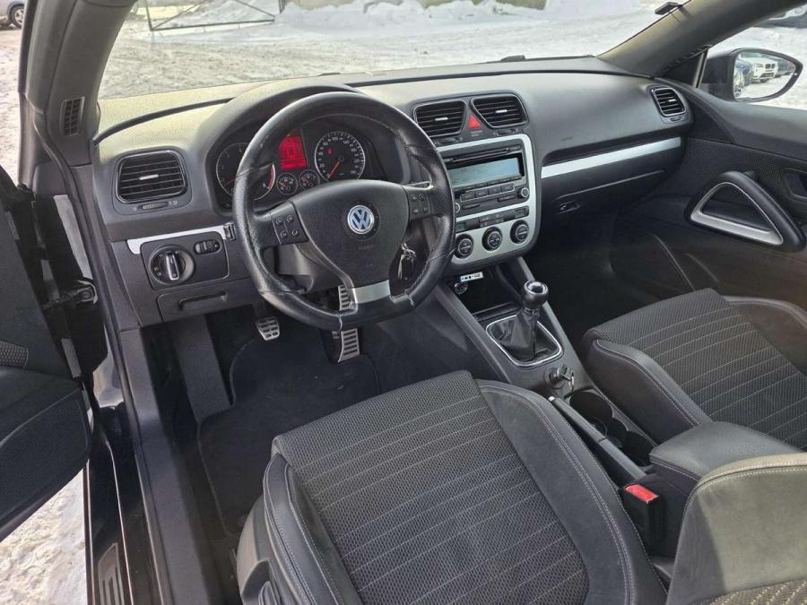 Melns Volkswagen Scirocco 2009 Telšiai, ar dzinēja tilpumu 1.39 L un nobraukumu 274 tūkst. km par 4700 €, foto 25 vietnē AUTOMOTO.COM.LV