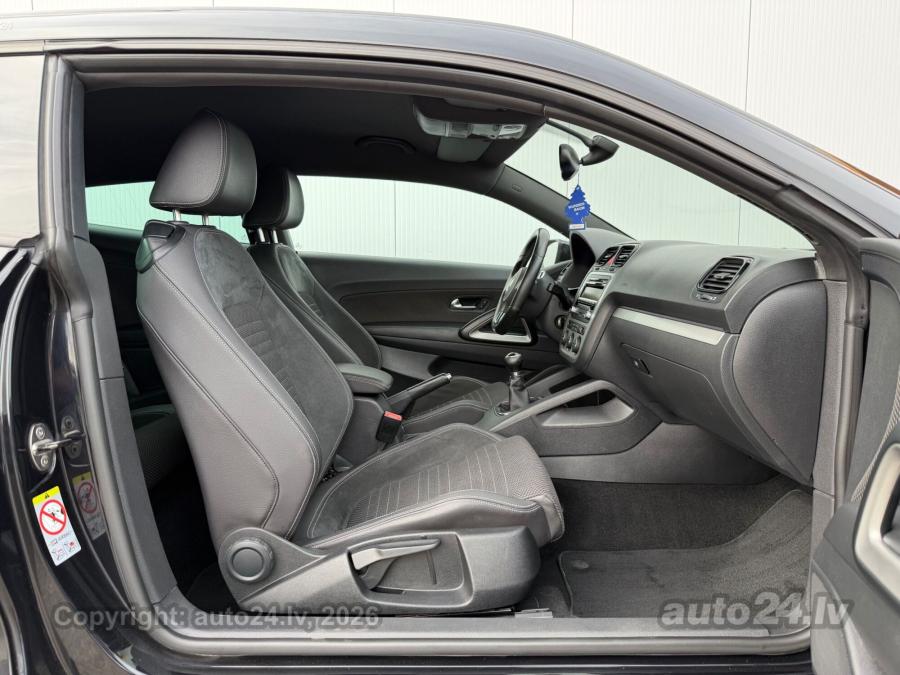 Black Volkswagen Scirocco 2009 in Tartu, with an engine capacity of 1.40 L and mileage of 273 thousand km for 5999 €, photo 9 on AUTOMOTO.COM.LV
