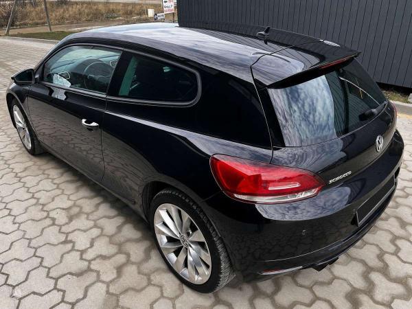 Melns Volkswagen Scirocco 2009 Viļņa, ar dzinēja tilpumu 1.39 L un nobraukumu 228 tūkst. km par 4400 €, foto 2 vietnē AUTOMOTO.COM.LV