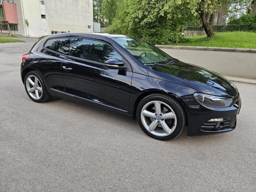 Black Volkswagen Scirocco 2009 in Jekabpils, with an engine capacity of 1.40 L and mileage of 220 thousand km for 4990 €, photo 5 on AUTOMOTO.COM.LV