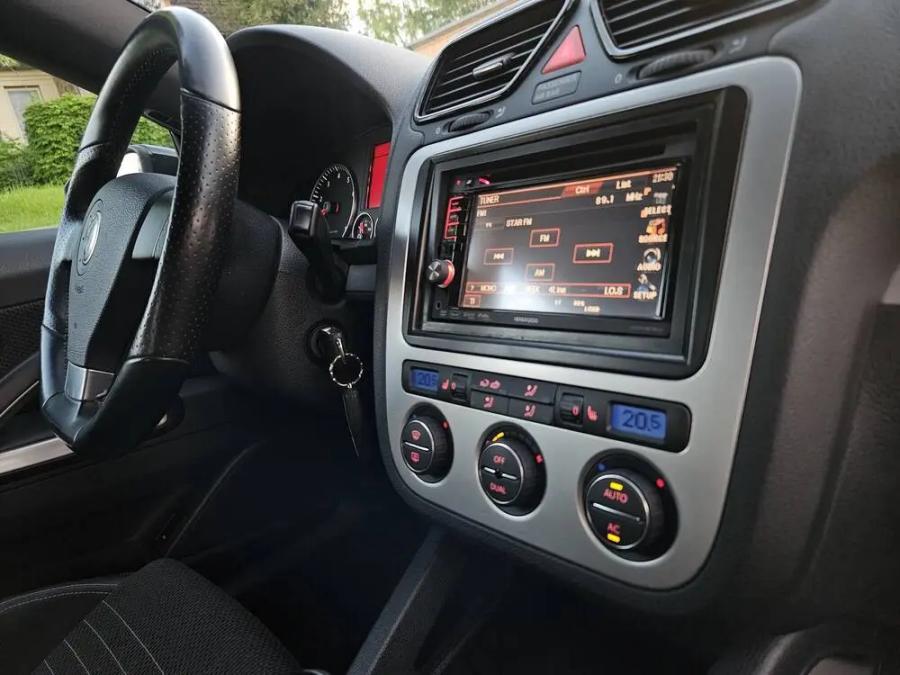Black Volkswagen Scirocco 2009 in Jekabpils, with an engine capacity of 1.40 L and mileage of 220 thousand km for 4990 €, photo 21 on AUTOMOTO.COM.LV