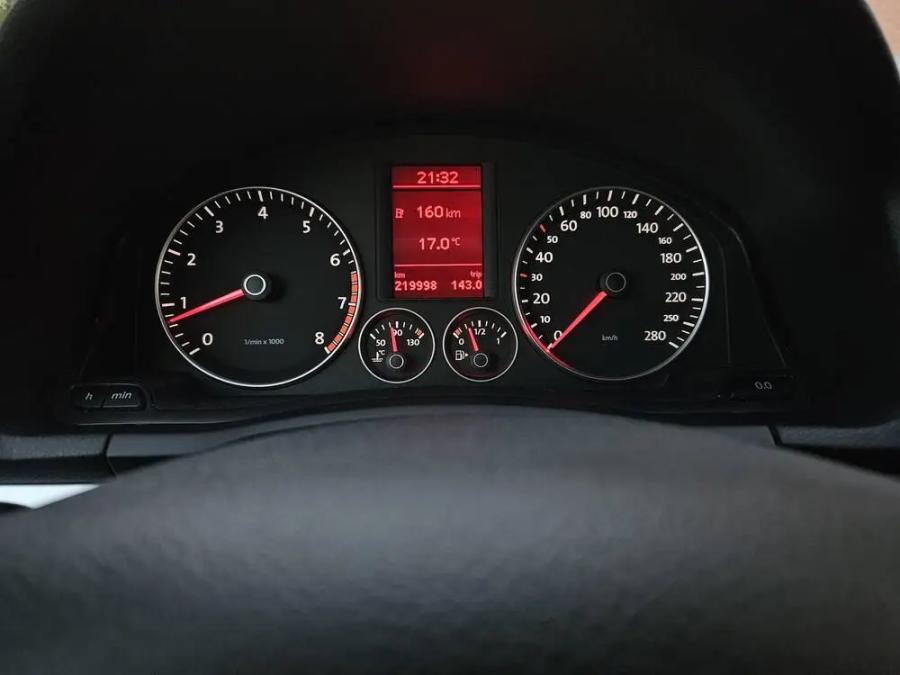 Black Volkswagen Scirocco 2009 in Jekabpils, with an engine capacity of 1.40 L and mileage of 220 thousand km for 4990 €, photo 26 on AUTOMOTO.COM.LV