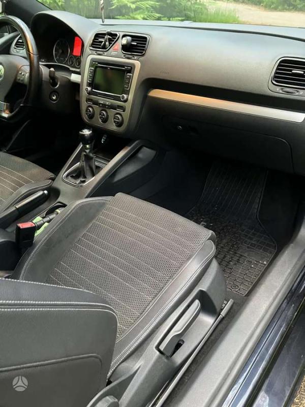 Black Volkswagen Scirocco 2009 in Vilnius, with an engine capacity of 1.39 L and mileage of 126 thousand km for 4500 €, photo 6 on AUTOMOTO.COM.LV