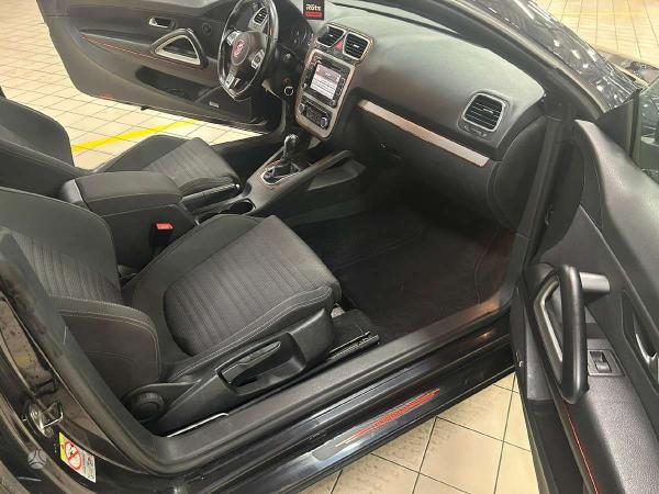 Melns Volkswagen Scirocco 2010 Viļņa, ar dzinēja tilpumu 1.39 L un nobraukumu 150 tūkst. km par 5400 €, foto 7 vietnē AUTOMOTO.COM.LV