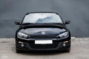Melns Volkswagen Scirocco 2010 Kauņa, ar dzinēja tilpumu 1.40 L un nobraukumu 171 tūkst. km par 4300 €, foto  vietnē AUTOMOTO.COM.LV