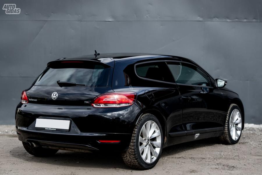 Melns Volkswagen Scirocco 2010 Kauņa, ar dzinēja tilpumu 1.40 L un nobraukumu 171 tūkst. km par 4300 €, foto 5 vietnē AUTOMOTO.COM.LV