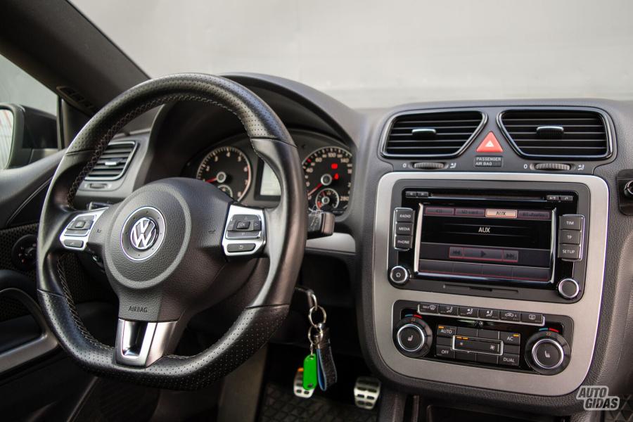 Melns Volkswagen Scirocco 2010 Kauņa, ar dzinēja tilpumu 1.40 L un nobraukumu 171 tūkst. km par 4300 €, foto 14 vietnē AUTOMOTO.COM.LV