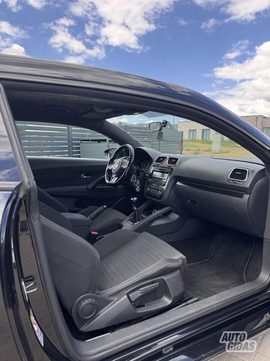 Melns Volkswagen Scirocco 2010 Viļņa, ar dzinēja tilpumu 2.00 L un nobraukumu 330 tūkst. km par 4200 €, foto 12 vietnē AUTOMOTO.COM.LV