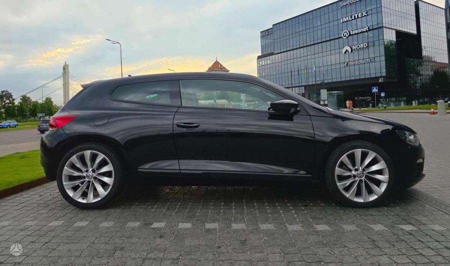Black Volkswagen Scirocco 2010 in Kaunas, with an engine capacity of 1.39 L and mileage of 158 thousand km for 6550 €, photo 9 on AUTOMOTO.COM.LV