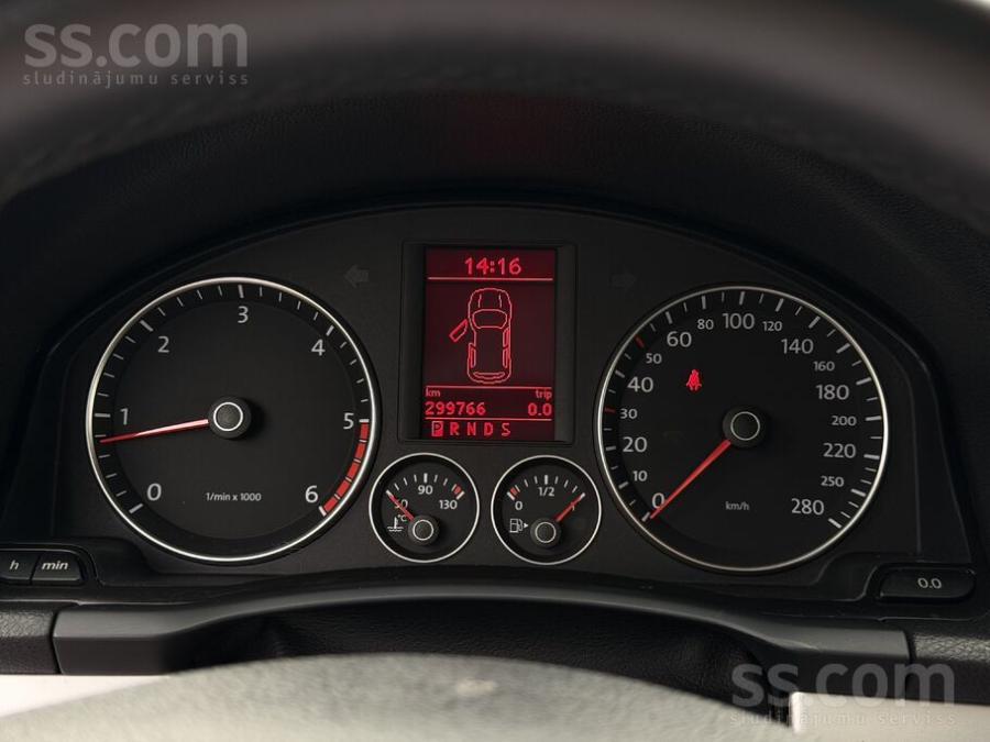Black Volkswagen Scirocco 2009 in Riga, with an engine capacity of 2.00 L and mileage of 300 thousand km for 5200 €, photo 9 on AUTOMOTO.COM.LV