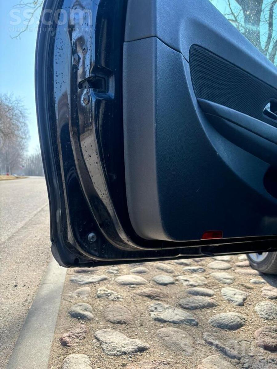 Melns Volkswagen Scirocco 2010 Kuldīga, ar dzinēja tilpumu 2.00 L un nobraukumu 310 tūkst. km par 4650 €, foto 7 vietnē AUTOMOTO.COM.LV