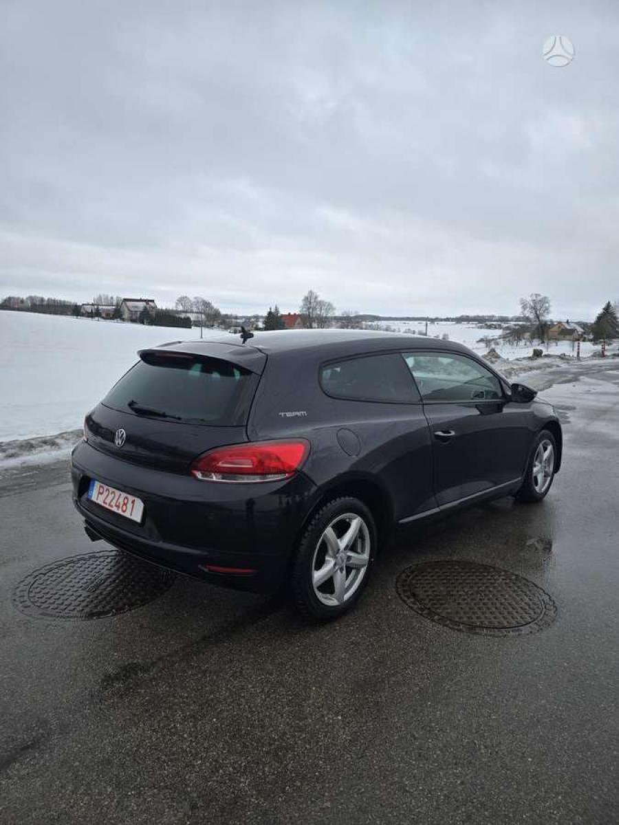 Melns Volkswagen Scirocco 2011 Alīta, ar dzinēja tilpumu 1.39 L un nobraukumu 245 tūkst. km par 4400 €, foto 5 vietnē AUTOMOTO.COM.LV
