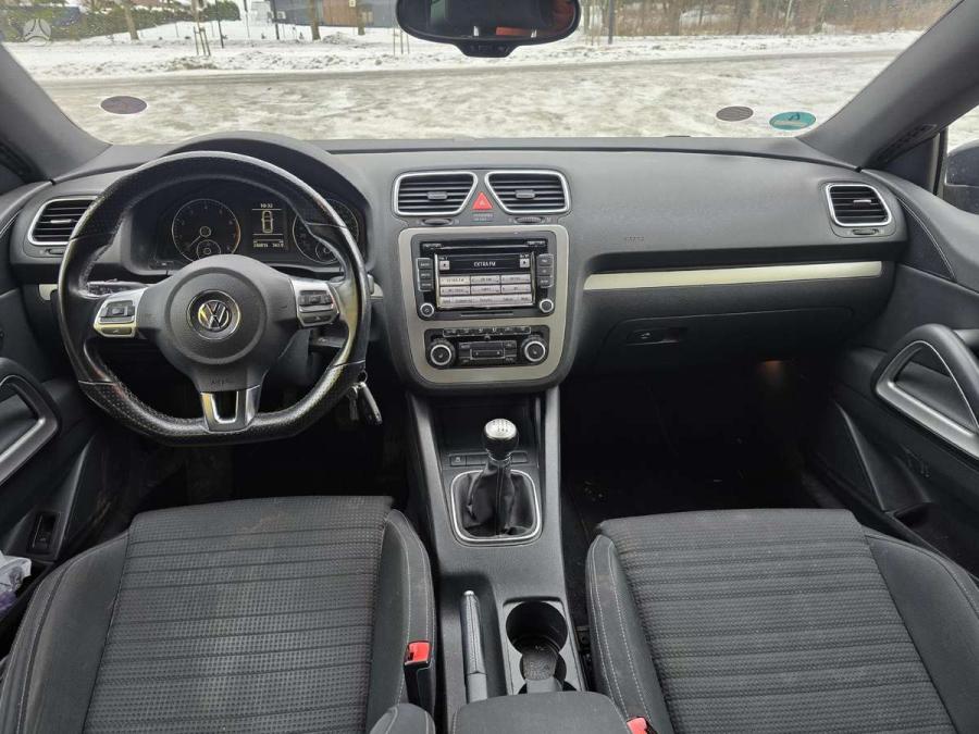Melns Volkswagen Scirocco 2011 Alīta, ar dzinēja tilpumu 1.39 L un nobraukumu 245 tūkst. km par 4400 €, foto 8 vietnē AUTOMOTO.COM.LV
